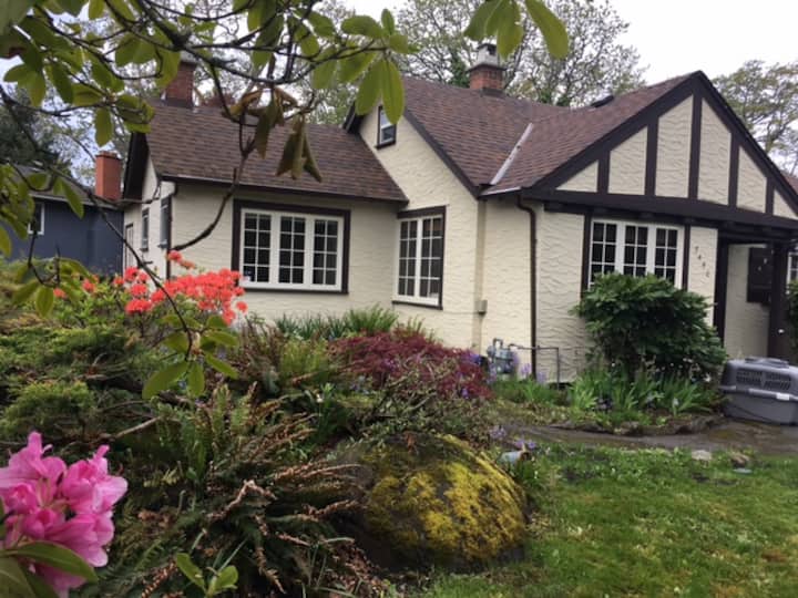 $3500/mo 2br Fully Furnished Home Oct1-apr15 - Victoria