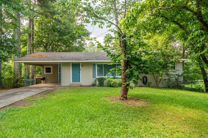 House Near Oaklawn In The Heart Of Hot Springs - Hot Springs, AR