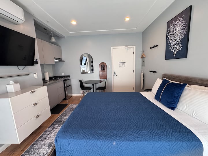 Entire Bright Beach Studio - Long Beach, CA