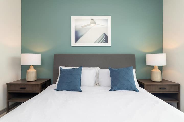 Landing | Chic 1bd, Game Room, Gym - San Marcos, TX