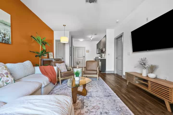 Nashville Escape
5 Mins Dt|pool|gym|free Parking - Nashville, TN