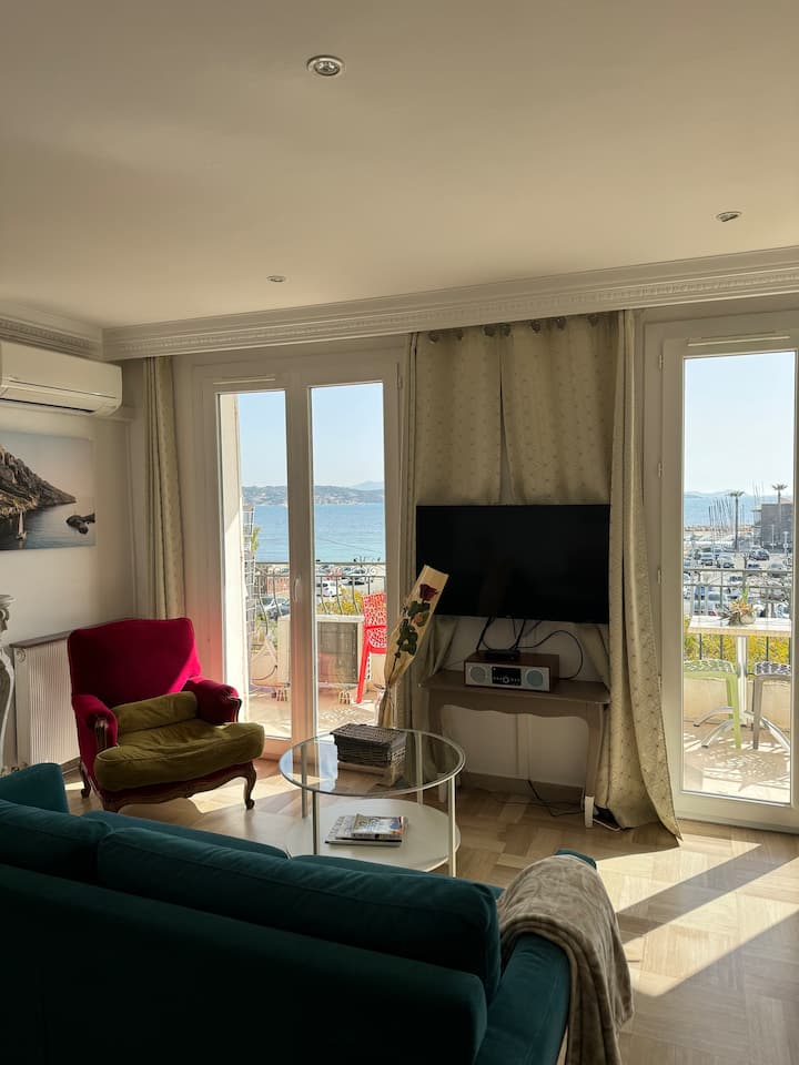 T2 Vue Mer, Garage Privé, Accès Port, Clim - Bandol