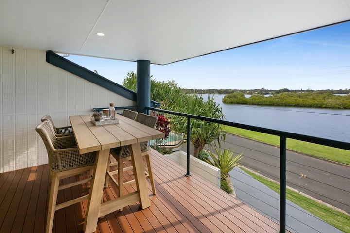 Banora River House - Coolangatta