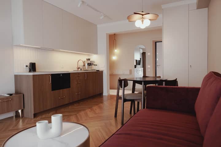 Elegant Designer 1br With Balcony In Tashkent - Uzbekistan