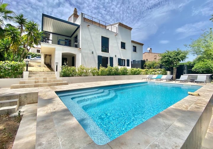 Villa 10 Personnes Avec Piscine Et Jacuzzi - Fréjus