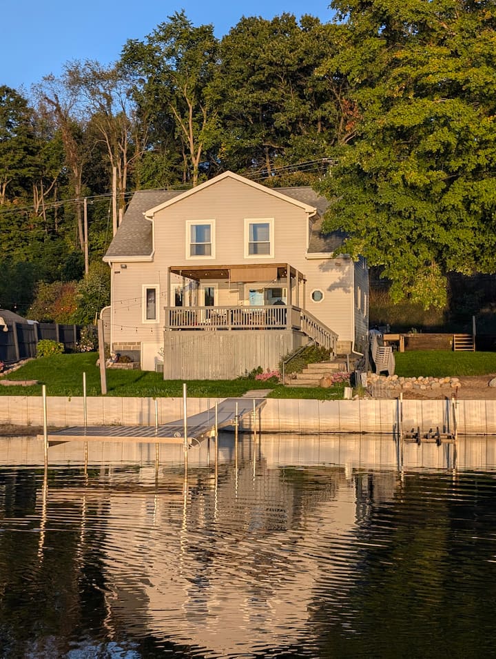 Dogs Stay Free! Fenced Lakefront Home With Dock - Hastings, MI