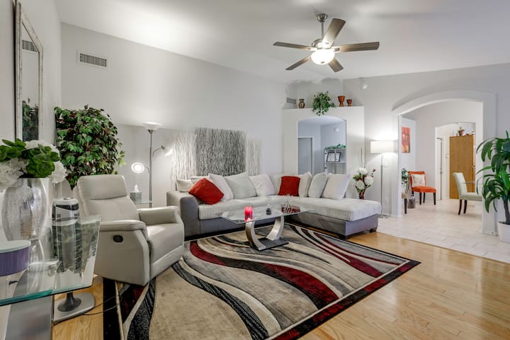 Near Golf & Outdoor Fun! West Valley Retreat - Sun City West, AZ