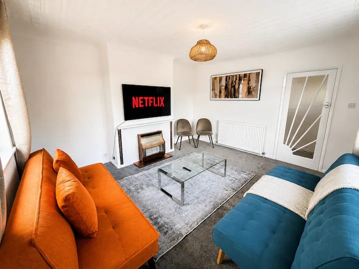 M606+m62 Links | Contractors | Sleeps 8 + Parking - Halifax