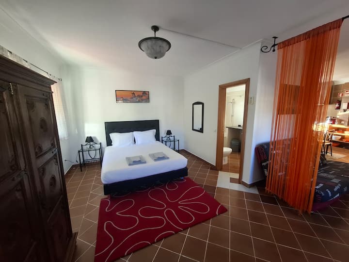 Apartamento Estúdio Em Moradia Com Jardim - Cascais