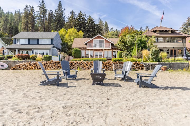 Lakefront Home, Private Beach & Fire Pit, Sleeps 6 - Liberty Lake, WA