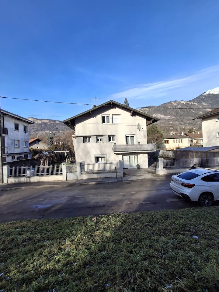 Logement T3 Dans Maison Parking Gratuit - Bonneville
