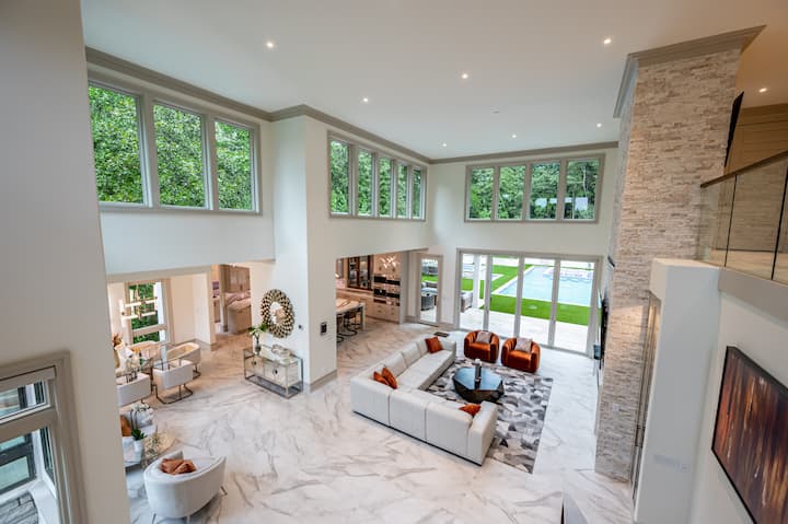 Gated Luxurious Modern Mansion With Resort Oasis - Sandy Springs, GA
