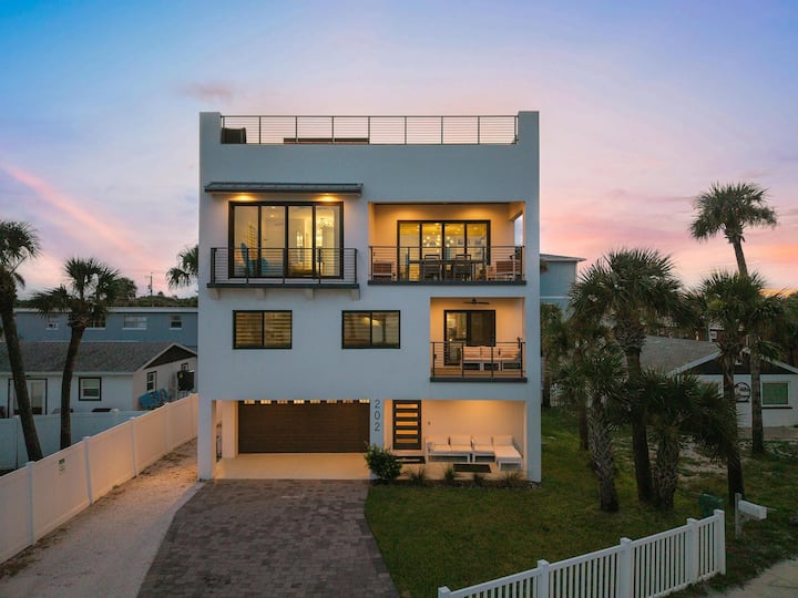 Rooftop At 202 | 7br Home + Rooftop + Guest House - New Smyrna Beach, FL