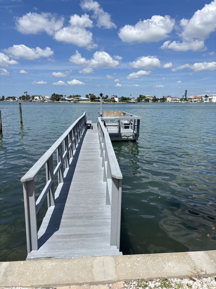Salty Air Retreat - Treasure Island, FL