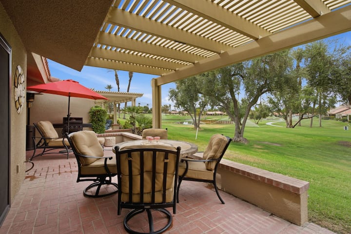 Palm Desert Resort Escape With Golf & Mountain Vie - Palm Desert, CA