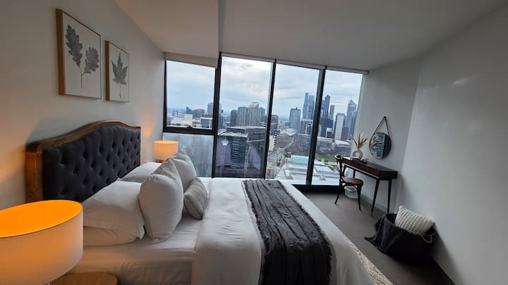 Luxury Southbank Stay, Location, Views, & Pool - Australia