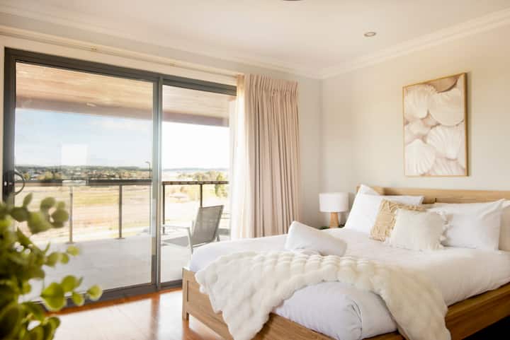 The Eglinton Haven | Family Stay In Bathurst - Bathurst