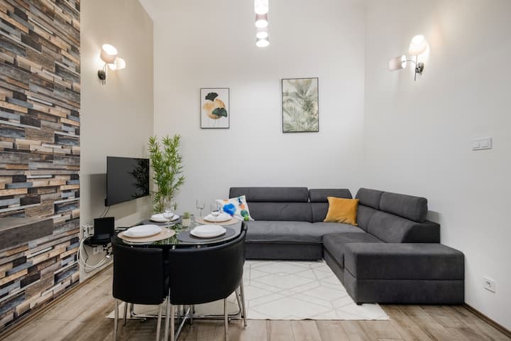 Modern 2 Bedroom City Stay - Hungría