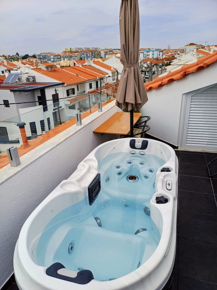 Kitchen And Jacuzzi Apt, Breakfast Included - Costa da Caparica