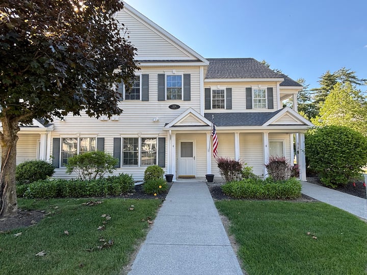 2 Bedrooms | 2 Full Baths | 3 Beds |Washer & Dryer - Saratoga Springs, NY