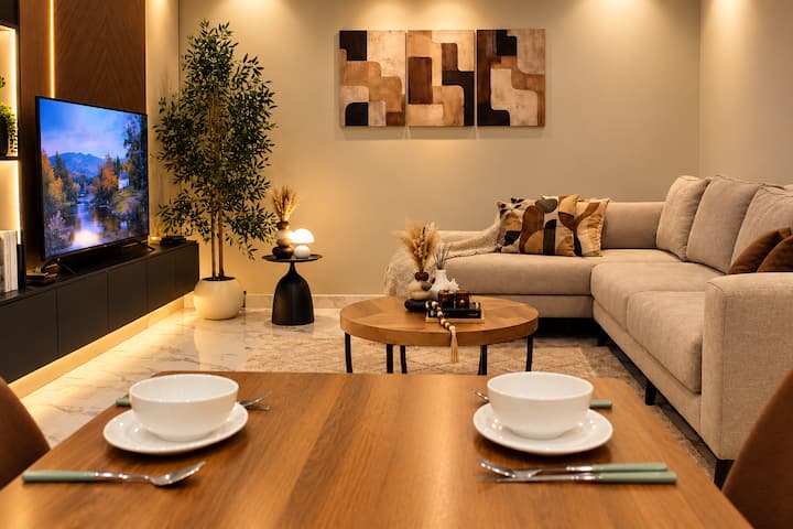 Rawnaq | N2b | Quite Spacious | 2br(rovena008) - サウジアラビア