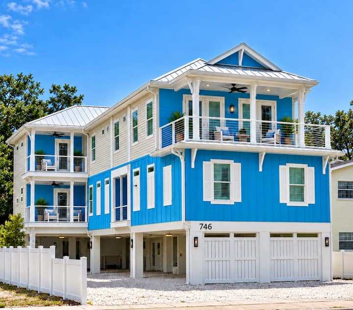 Coastal Living In The Heart Of Downtown Dunedin - Clearwater, FL