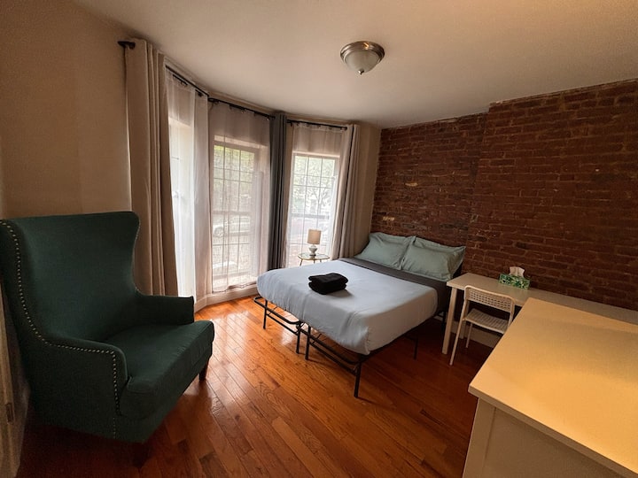 Big Room With Bathroom - Brooklyn, NY