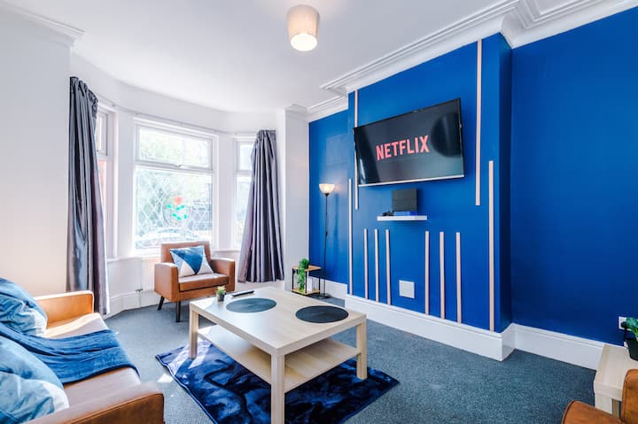 4br Manchester Stay | Pool Table | Free Parking - Manchester