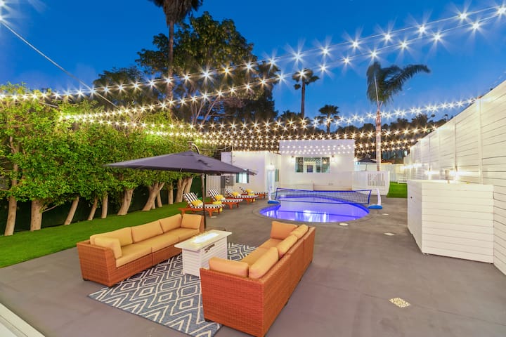 Modern Pool Haven Near Universal Studios - Los Angeles