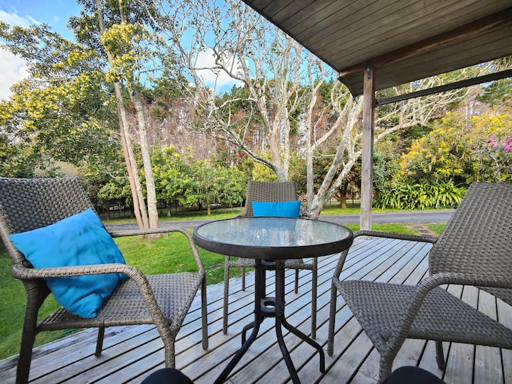 Family Farm Stay In A Macadamia Orchard - Maungaturoto