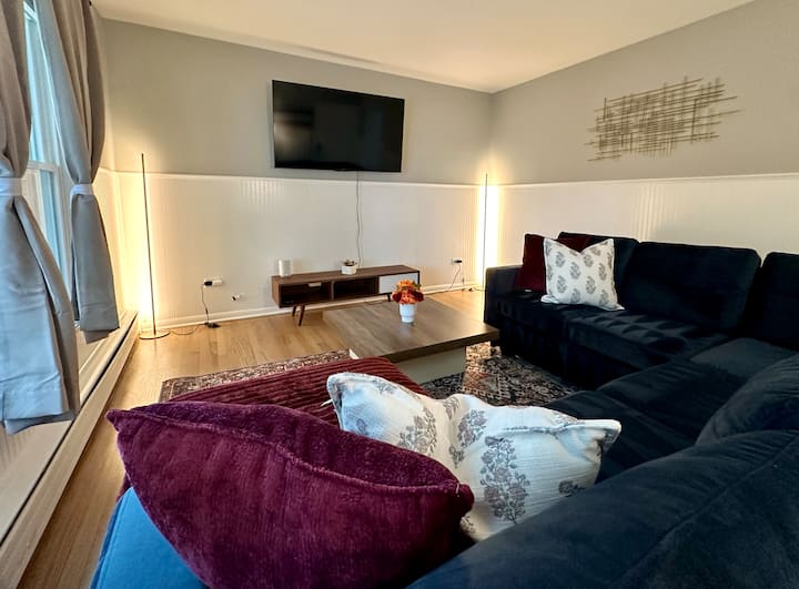 Spacious & Charming 2bd For 7 | Near City+airport - Cicero, IL