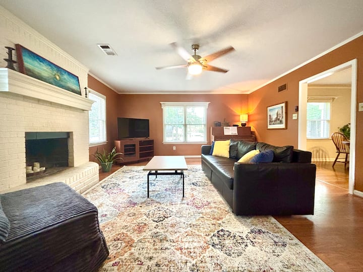 *Musician's Family Home - Quiet Neighborhood* - Memphis, TN