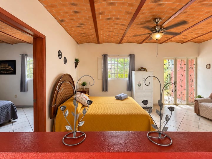Tropical Ajijic Escape With Shared Pool - Ajijic