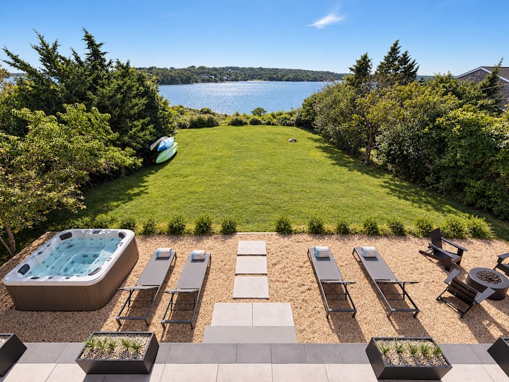 Ultra-luxe Montauk Waterfront | Sauna, Spa & Dock - Montauk, NY