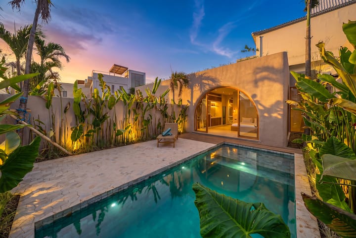 Romantic 1br Pool Villa | 400m To Nunggalan Beach - Indonesië