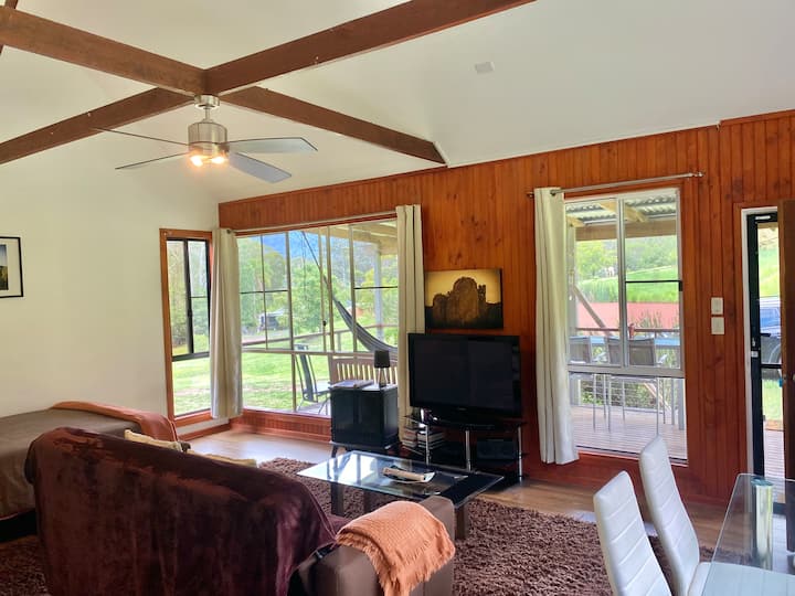 #Nimbin Waterfall Retreat Large Private Cabin - Nimbin