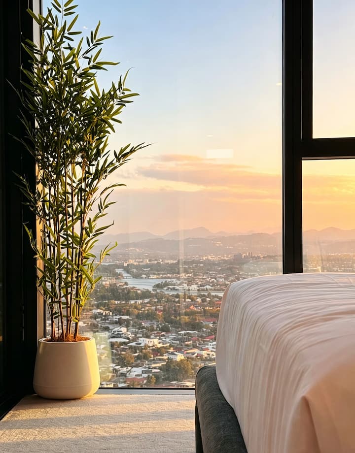 Stunning Ocean Views & Casino Living - Broadbeach