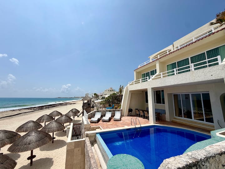 Prime Beachfront Villa - Cancún