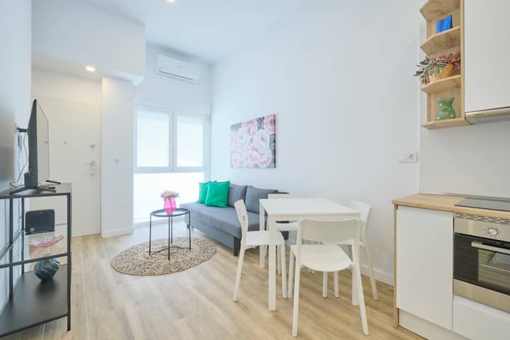 Stylish 1br Retreat | Ac | Steps To Metro Oporto - Leganés