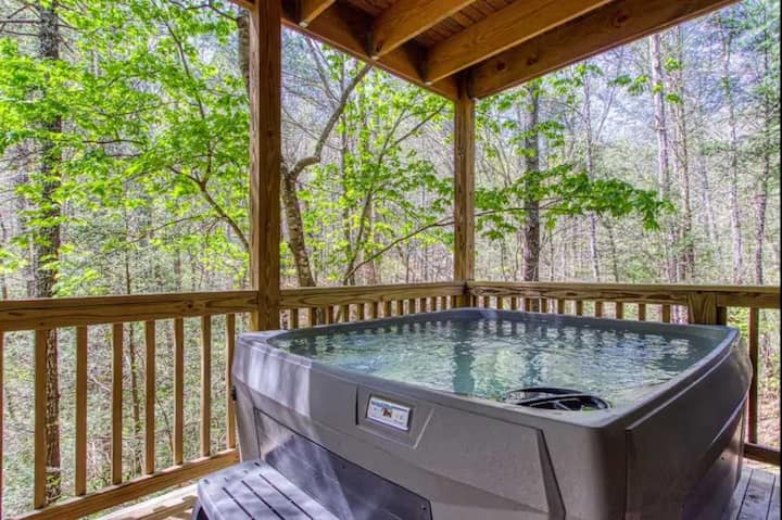 Serene 4br Cabin - Hot Tub & Game Room - Townsend - Townsend, TN