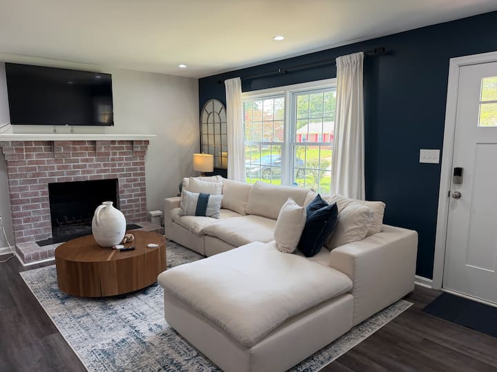 Cozy 3br Home | Spacious & Ideal For 30+ Day Stays - Newport News, VA
