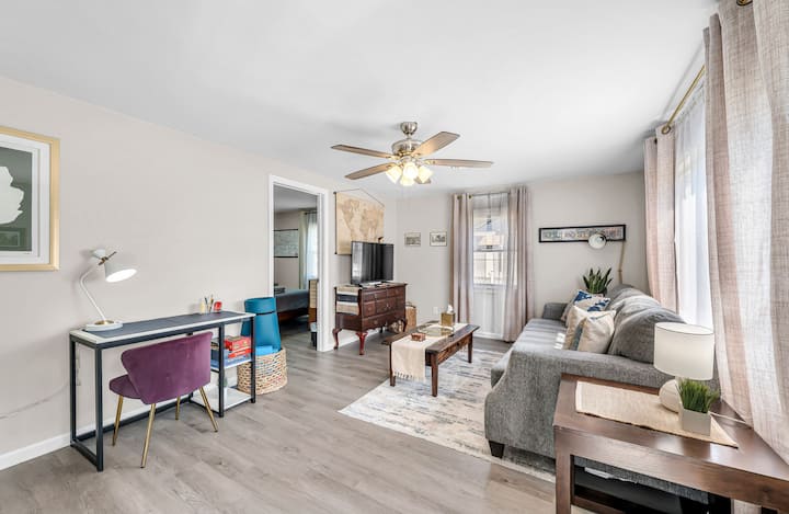 2bd/1ba, Bedroom Tvs, Cntrl Ac, Close To Downtown! - Ludlow, MA
