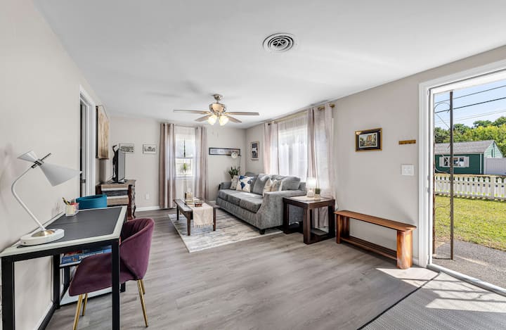 2bd/1ba, Bedroom Tvs, Cntrl Ac, Close To Downtown! - Springfield, MA
