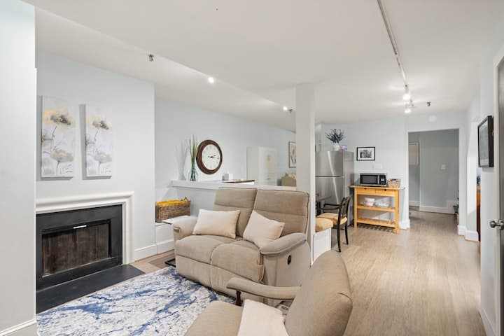 Walkable Old Town Retreat Near The Waterfront - Alexandria, VA