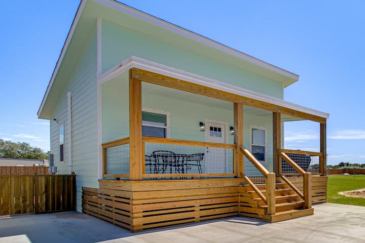 Modern Cottage, Sunset Views, 3 Mi To Rp Beach - Rockport, TX