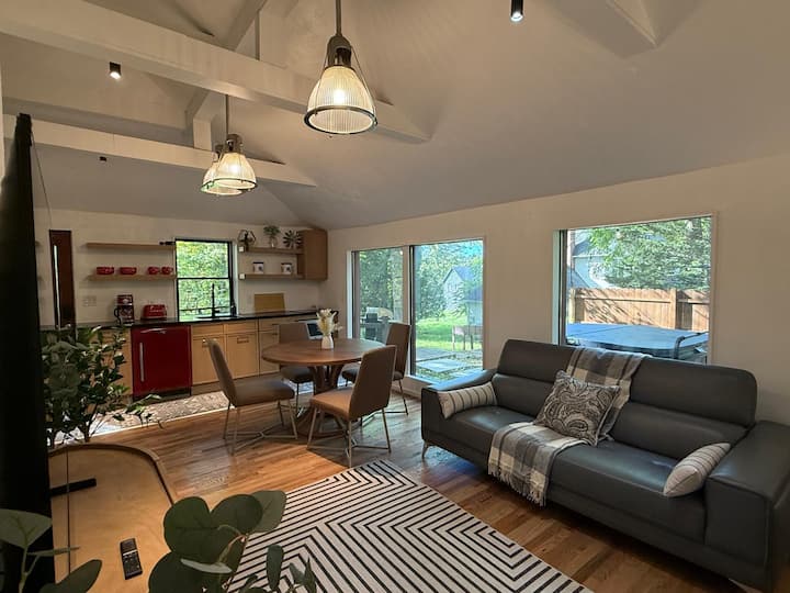The Cabin | Hot Tub, Fire Pit & Bbq - Chester, NY