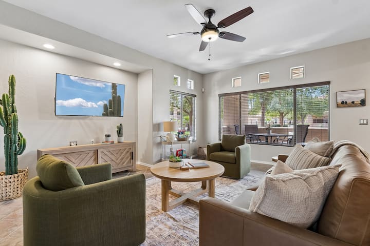 Modern Desert Retreat-5 Mins To Dtwn - Chandler, AZ