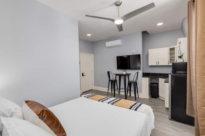 *Northern Liberties Cozy Modern Unit - 16 - Philadelphia, PA