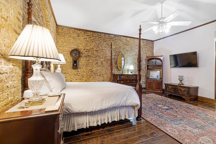 The State Room - A Historic Charleston Treasure - Charleston, SC