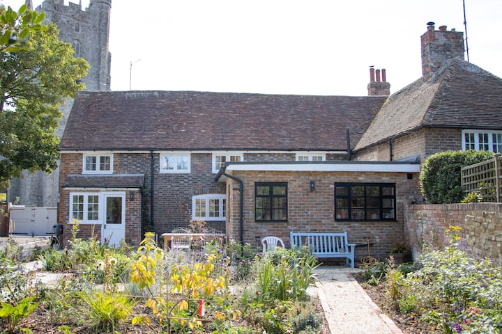 6 High Street | Sleeps 12 | Parking | Fast Wifi - Kent